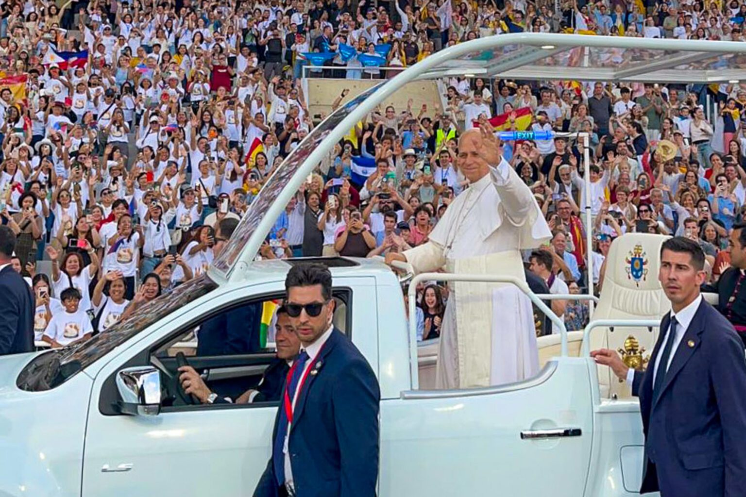 Pope Leo XIV at Barcellona • Istituto Figlie di Maria Ausiliatrice